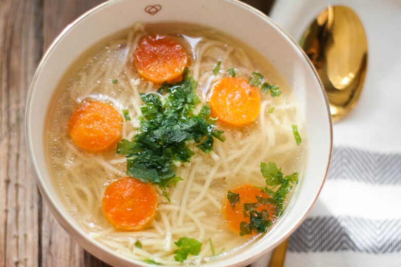 Rosół drobiowy - prosty przepis na domowy rosół - Na-talerzu.pl