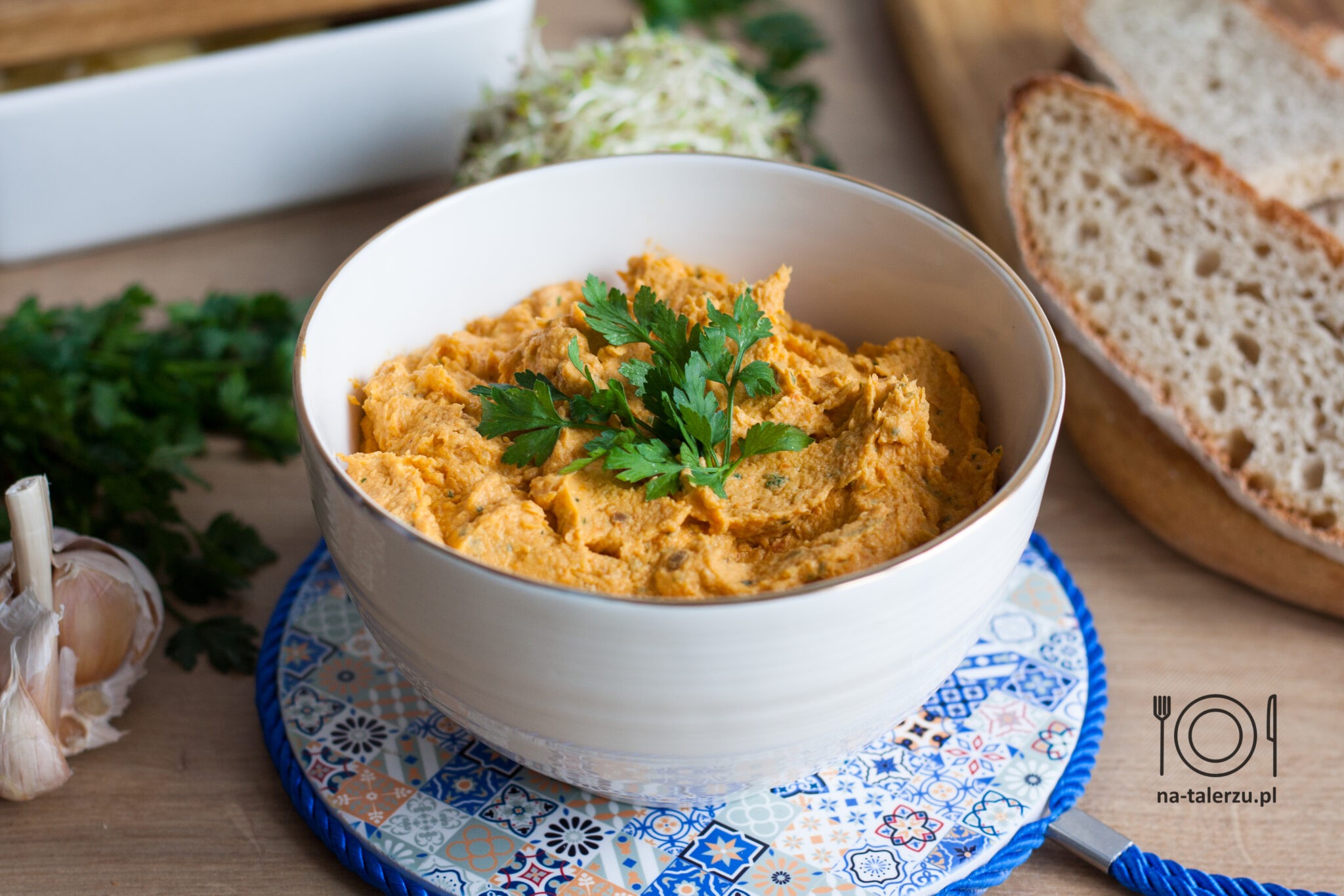 Pasta z kurczaka na kanapki - prosty pomysł na mięso z rosołu