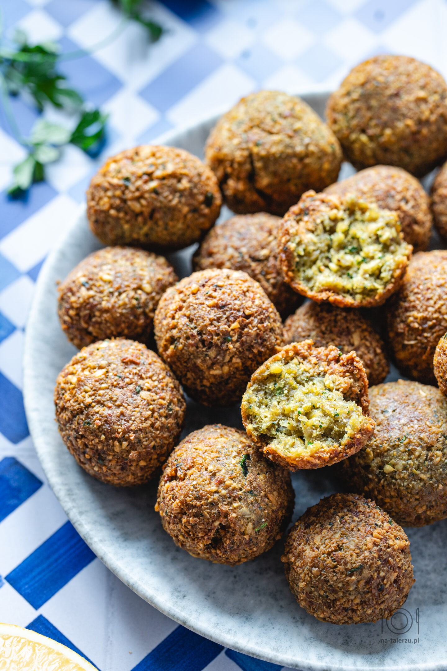 Falafel - prosty przepis na falafel z ciecierzycy - Na-talerzu.pl